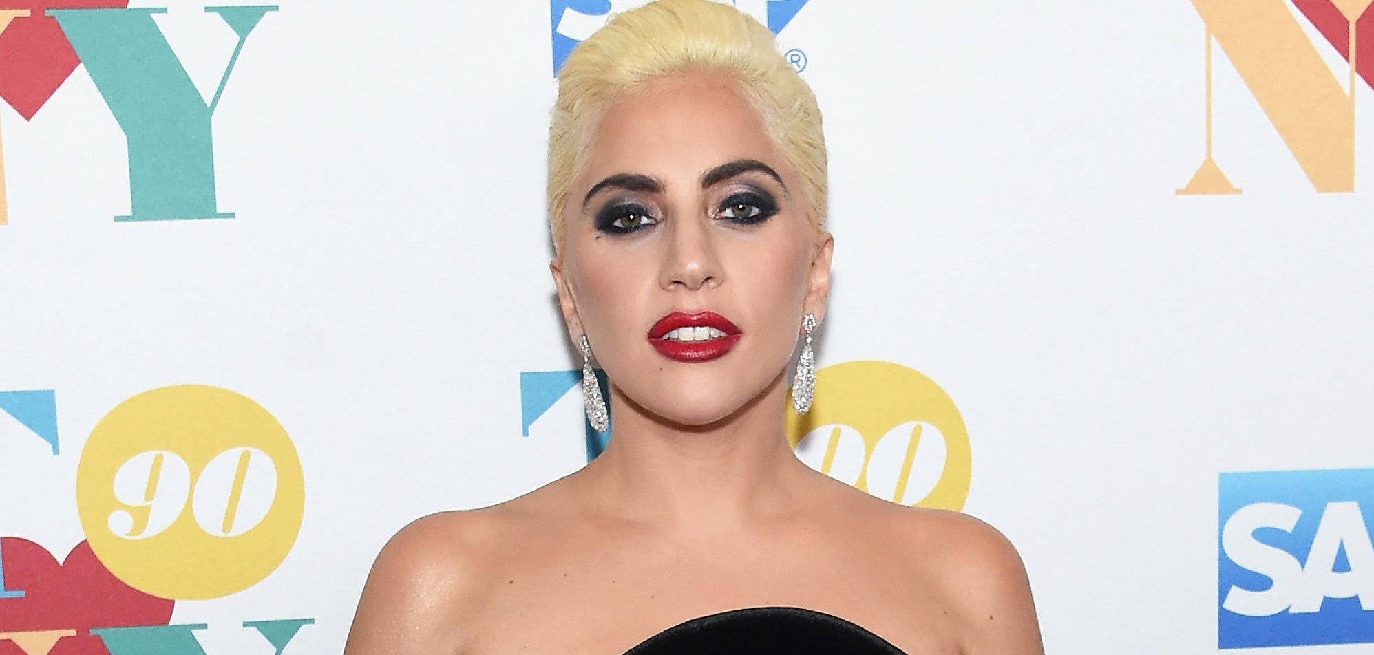 Lady Gaga Hugs Fans in NYC After Announcing New Single | Lady Gaga ...