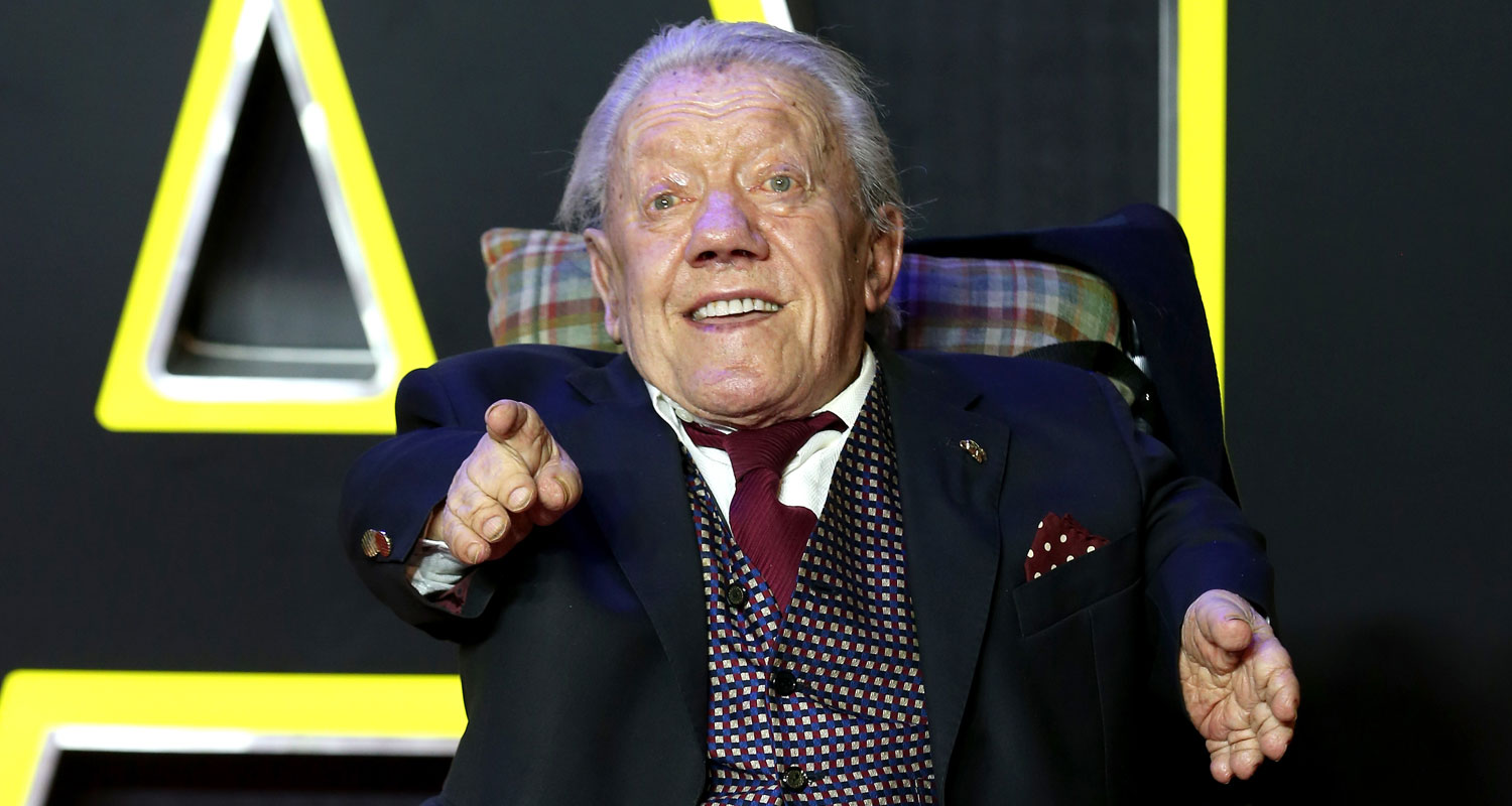 Kenny Baker Dead – ‘Star Wars’ Actor Behind R2-D2 Dies at 83 | Kenny ...
