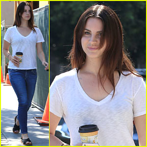 Lana Del Rey Starts Off Her Week With a Coffee Run | Lana Del Rey ...