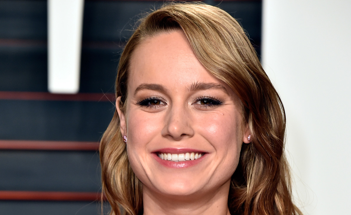 Brie Larson Apologizes for Dolphin Photo on Instagram | Brie Larson ...