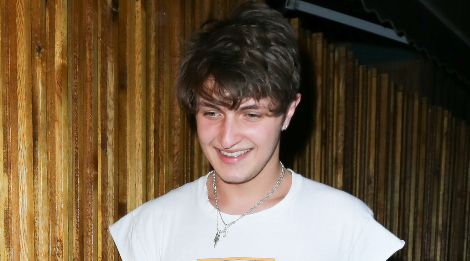 Anwar Hadid Enjoys the U.S. Scenery Before Heading to Paris | Anwar ...