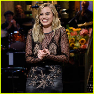 Margot Robbie Fact-Checks Her Own ‘SNL’ Opening Monologue – Watch Here ...