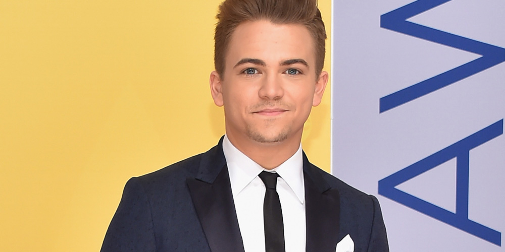 Hunter Hayes & Scotty McCreery Suit Up For CMA Awards 2016 | 2016 CMA ...