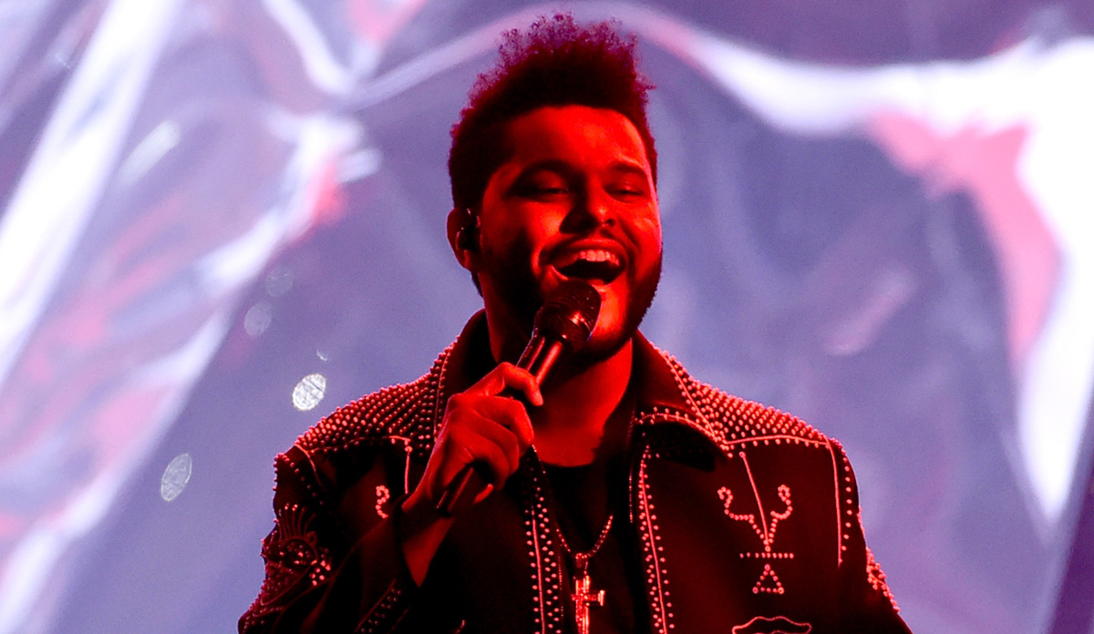 VIDEO: The Weeknd’s AMAs 2016 Performance of ‘Starboy’ Is Amazing ...