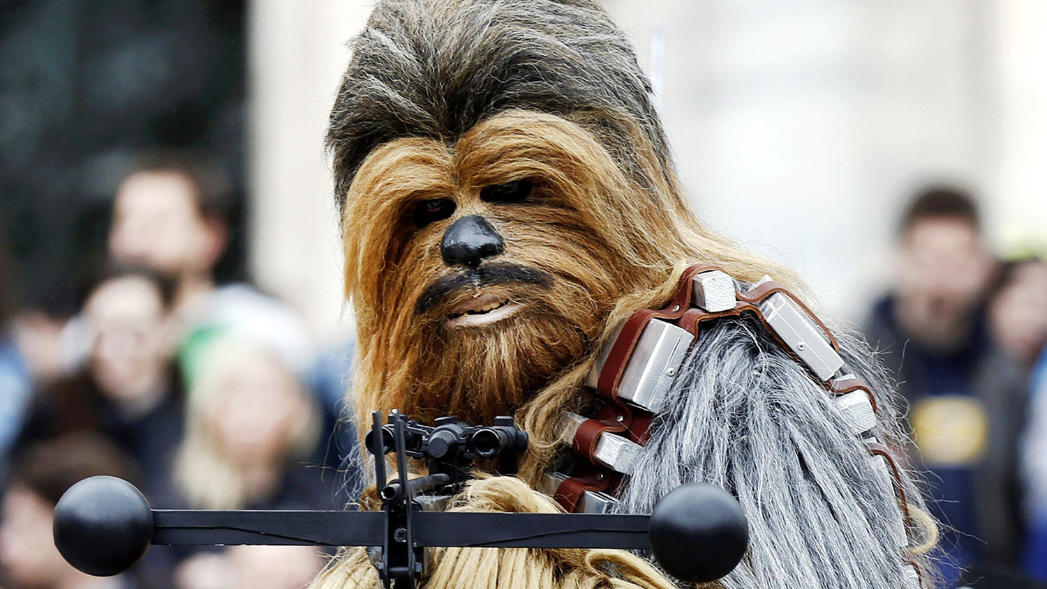 VIDEO: Star Wars’ Chewbacca Sings ‘Silent Night’! | Star Wars : Just Jared