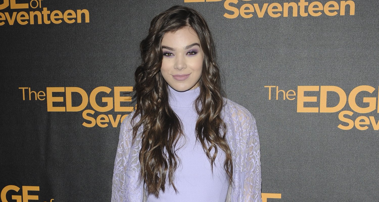 Hailee Steinfeld Is Returning For Pitch Perfect 3 Hailee Steinfeld hailee-steinfeld-is-returning-for-pitch-perfect-3-hailee-steinfeld