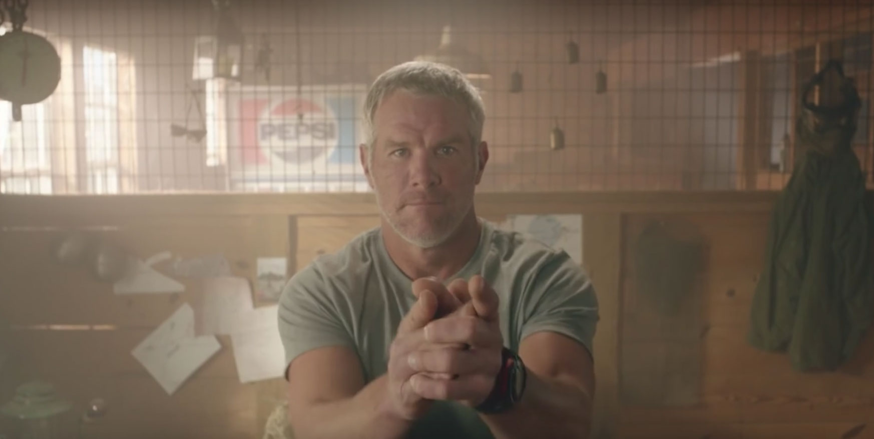 Buffalo Wild Wings Super Bowl Commercial 2017: Brett Farve Solves Crazy ...