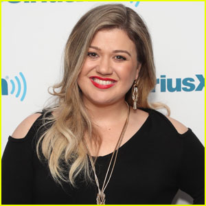 Kelly Clarkson Won’t Be At Grammys 2017 – Find Out Why | 2017 Grammys ...