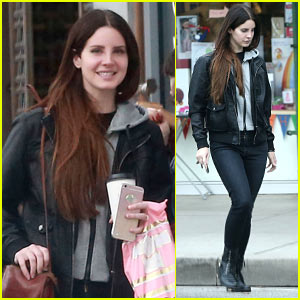 Lana Del Rey is All Smiles Grabbing Coffee in WeHo | Lana Del Rey ...