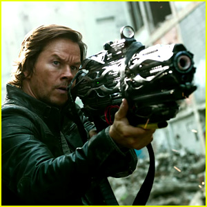 ‘Transformers’ Super Bowl Trailer – Watch the ‘Last Knight’ Video ...