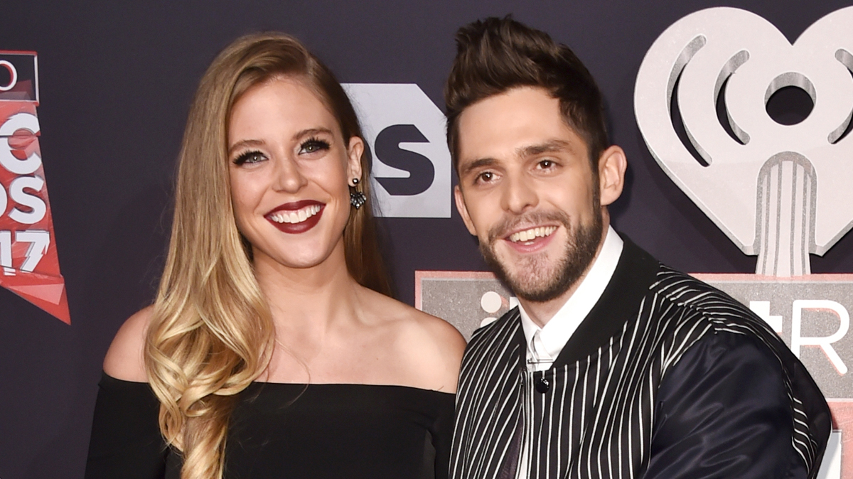 Thomas Rhett’s Pregnant Wife Lauren Akins Debuts Baby Bump at ...
