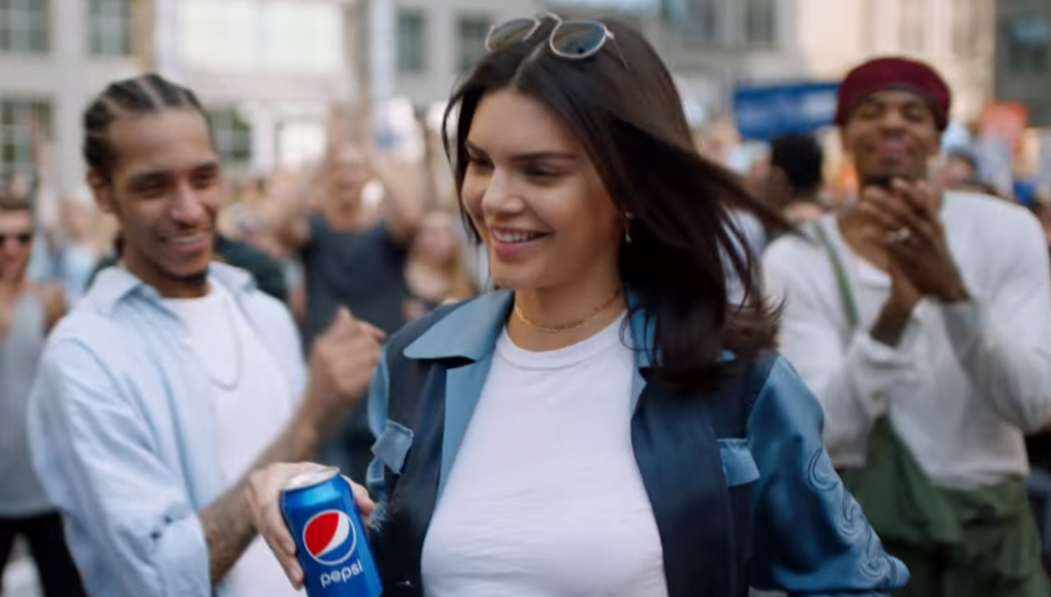 Pepsi Controversial Protest-Themed Commercial – Celebs React | Kendall ...
