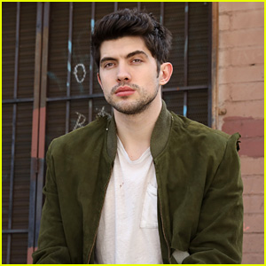 Carter Jenkins Shares ‘Famous in Love’ Season 2 Hopes Ahead of Tonight ...