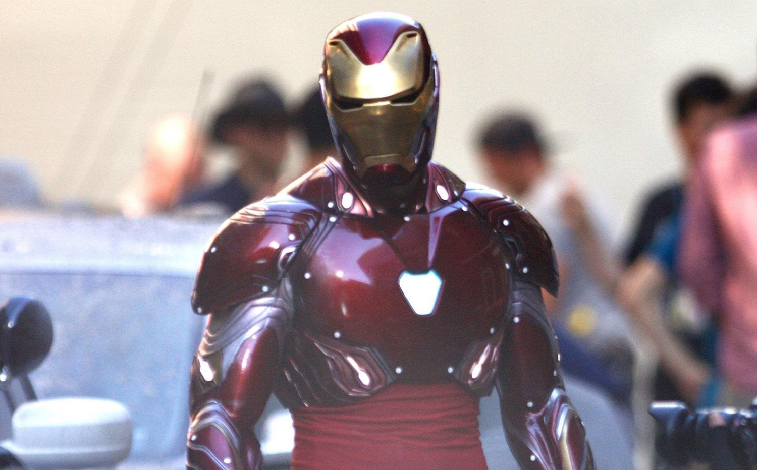 Iron Man Wears His Armor in New ‘Avengers: Infinity War’ Set Photos ...