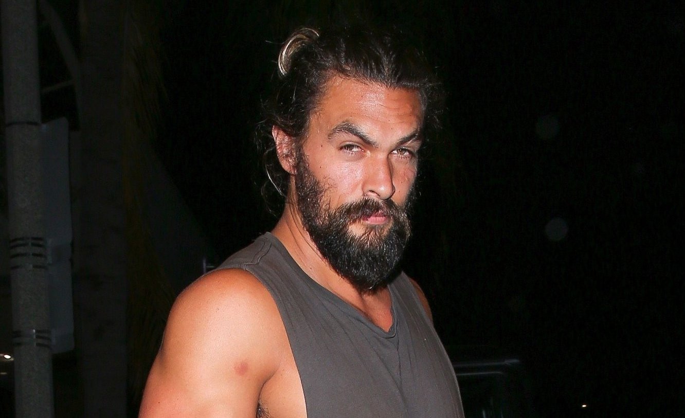 Jason Momoa Muscles Up at Dinner, Bares His Biceps | Jason Momoa | Just ...