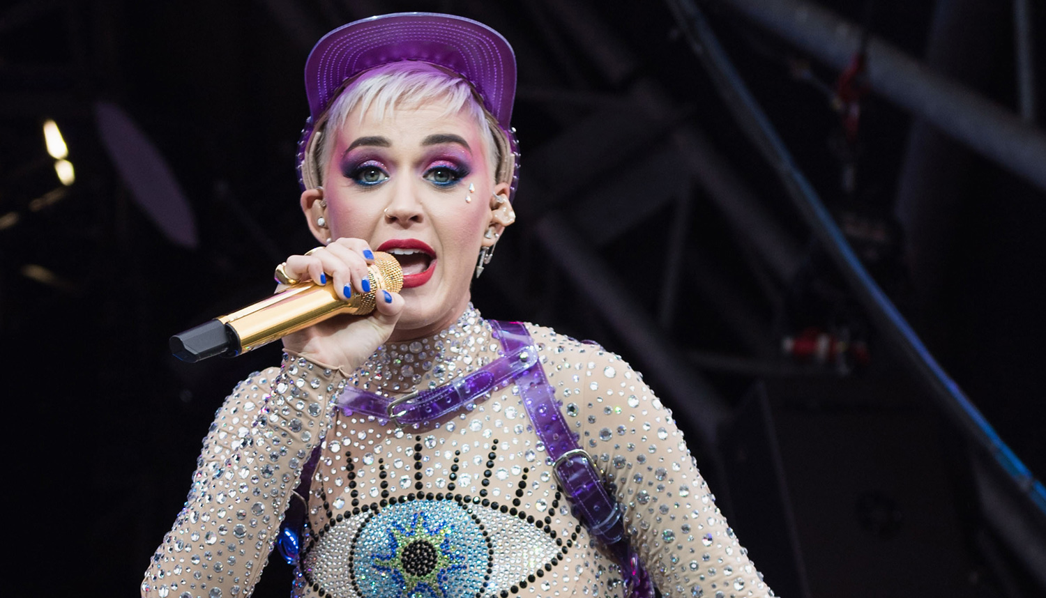 Katy Perry Crowd Surfed at the End of Her Glastonbury Set! | Katy Perry ...