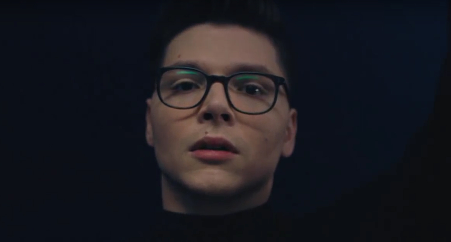 Kevin Garrett Freefalls in ‘Pulling Me Under’ Music Video – Watch ...