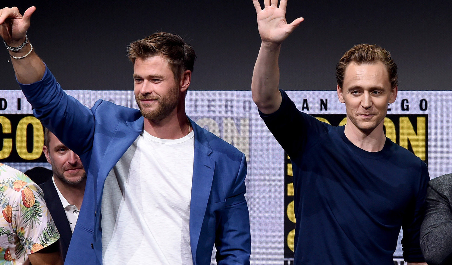 Chris Hemsworth, Tom Hiddleston, & ‘Thor’ Cast Step Out for Comic-Con ...