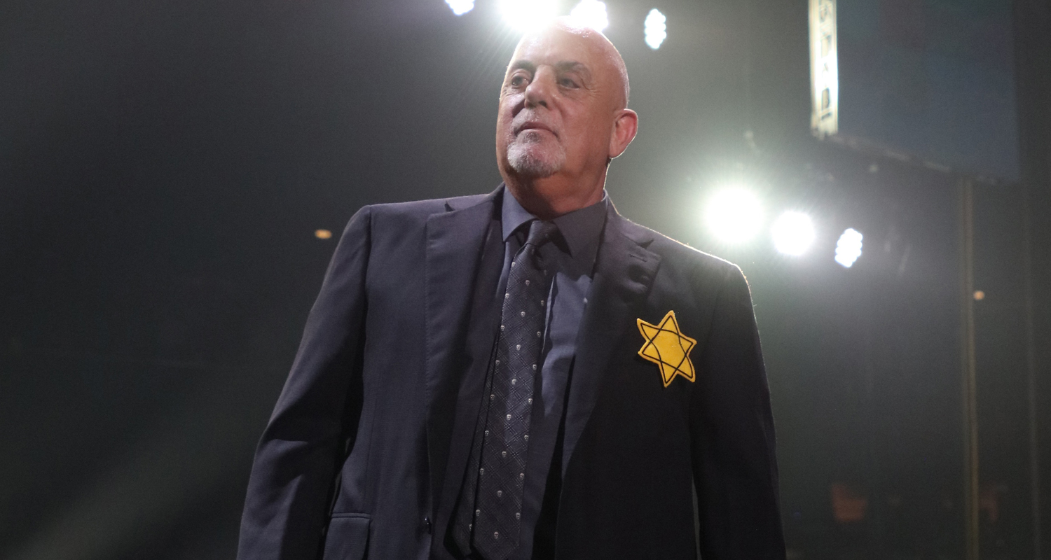 Billy Joel Wears Star of David During Concert in NYC | Billy Joel ...
