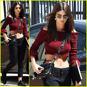 Emily Ratajkowski Bares Her Toned Midriff in Chic Crop Top Look | Emily ...