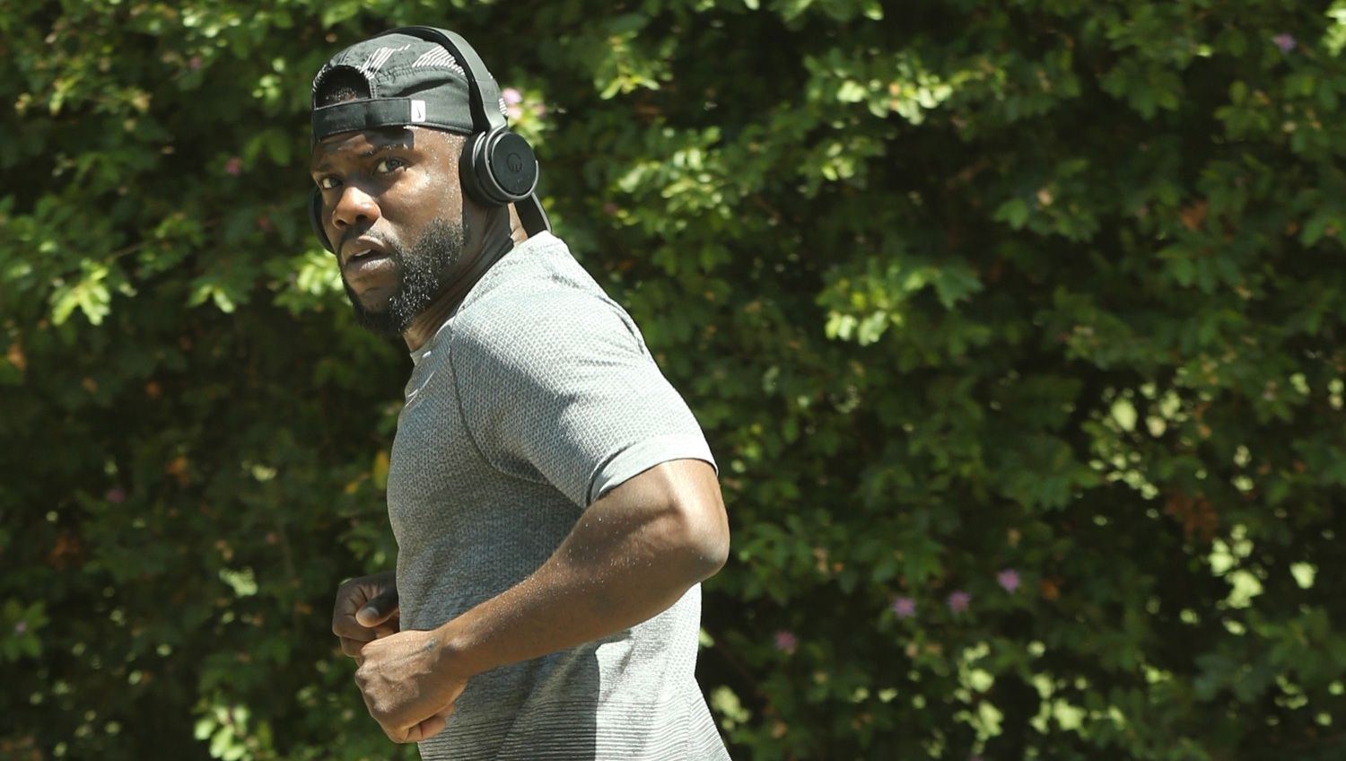 Kevin Hart is Ready to Cross the NYC Marathon Finish Line! | Kevin Hart ...