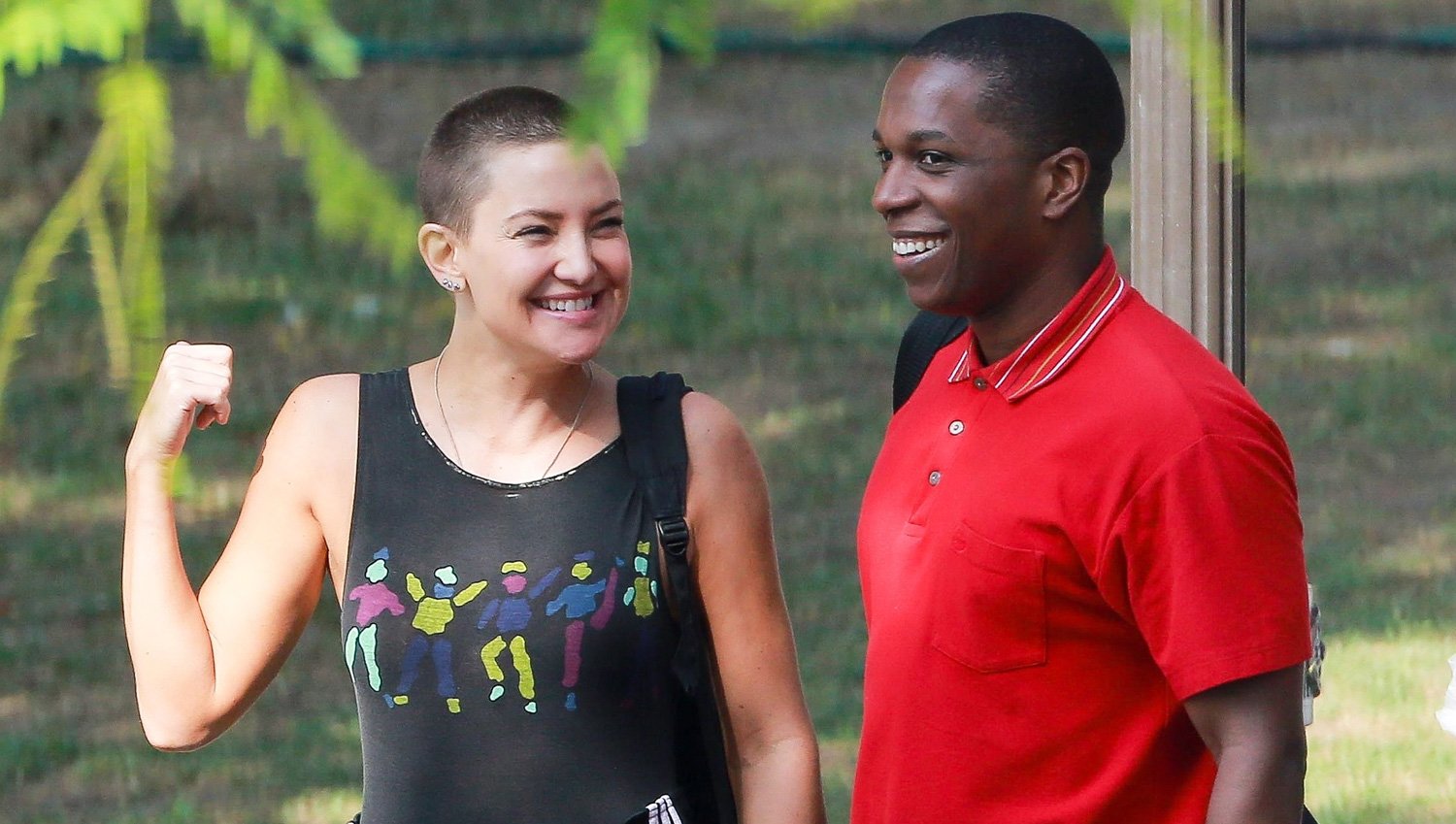 Kate Hudson Displays Shaved Head on Set, Wears Eclipse Glasses! | Kate ...