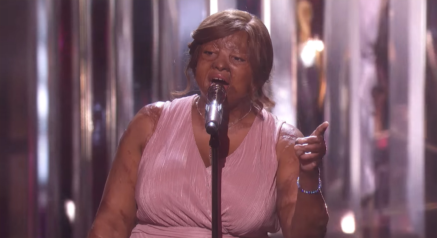 Plane Crash Survivor Kechi Covers Emotional Katy Perry Song on ‘America ...