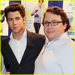 Nick Jonas Says His Dad Is Cancer Free: ‘All Is Good’ | Nick Jonas ...