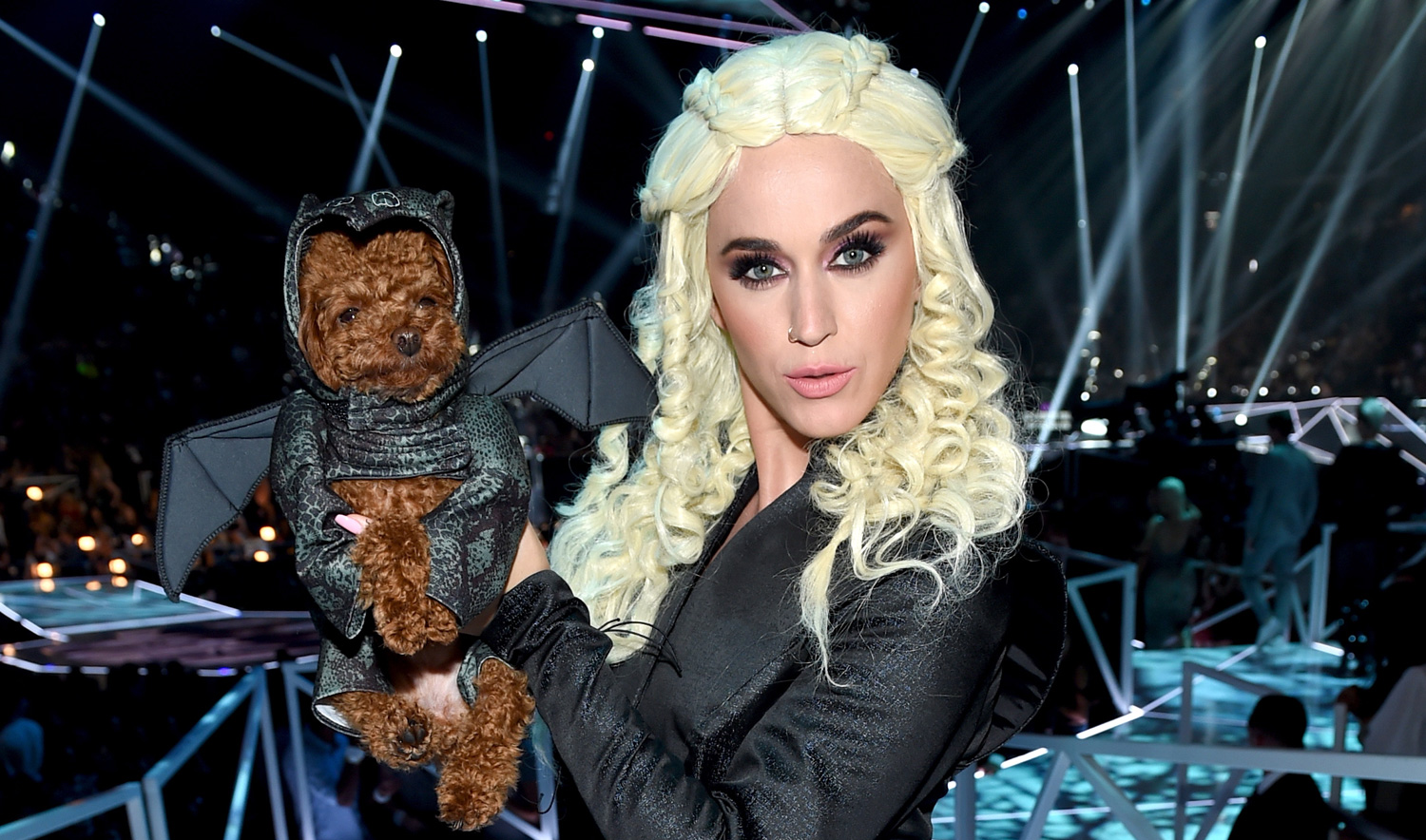 Katy Perry Dresses as Daenerys with Her Dog as a Dragon at MTV VMAs ...