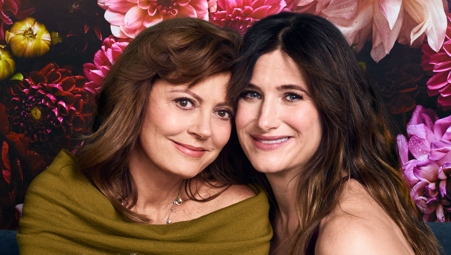 Kathryn Hahn Shares Mag Cover with Movie Mom Susan Sarandon | Kathryn ...