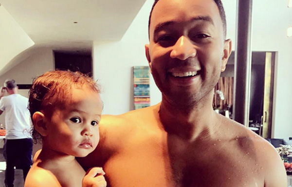 Chrissy Teigen Shares Shirtless Snap of ‘Daddy’ John Legend | John ...
