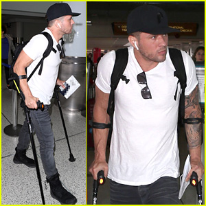 Ryan Phillippe Rocks Crutches While Catching Flight Out of LAX | Ryan ...