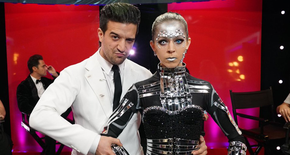 Lindsey Stirling Turns Into a Robot for Sci-Fi Dance on ‘DWTS’ Movie ...