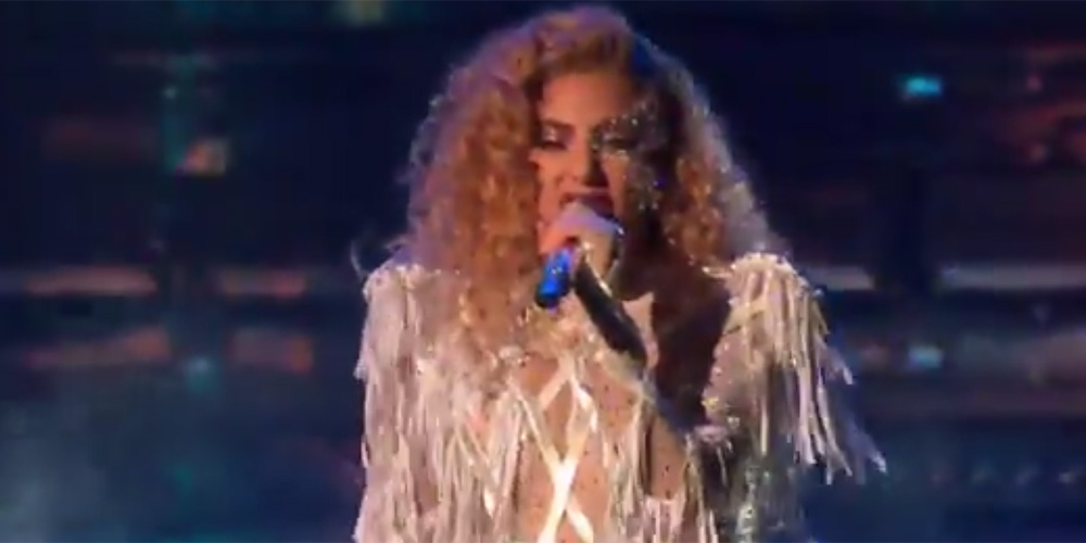 Lady Gaga Performs ‘The Cure’ at American Music Awards 2017! | 2017 ...