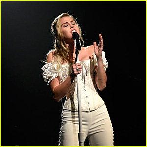 Miley Cyrus’ ‘Saturday Night Live’ Performances – Watch Now! | Miley Cyrus, Saturday Night Live ...