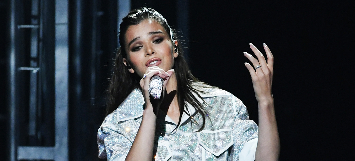 Hailee Steinfeld & Florida Georgia Line Perform ‘Let Me Go’ at AMAs ...