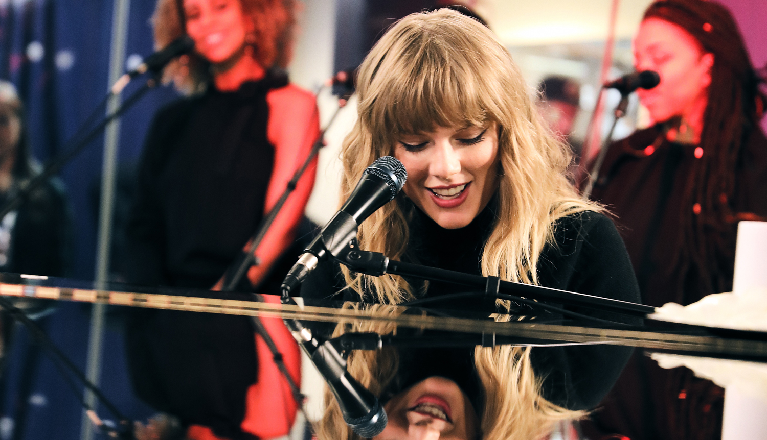 Taylor Swift Performs New Version of ‘Call It What You Want’ at ...