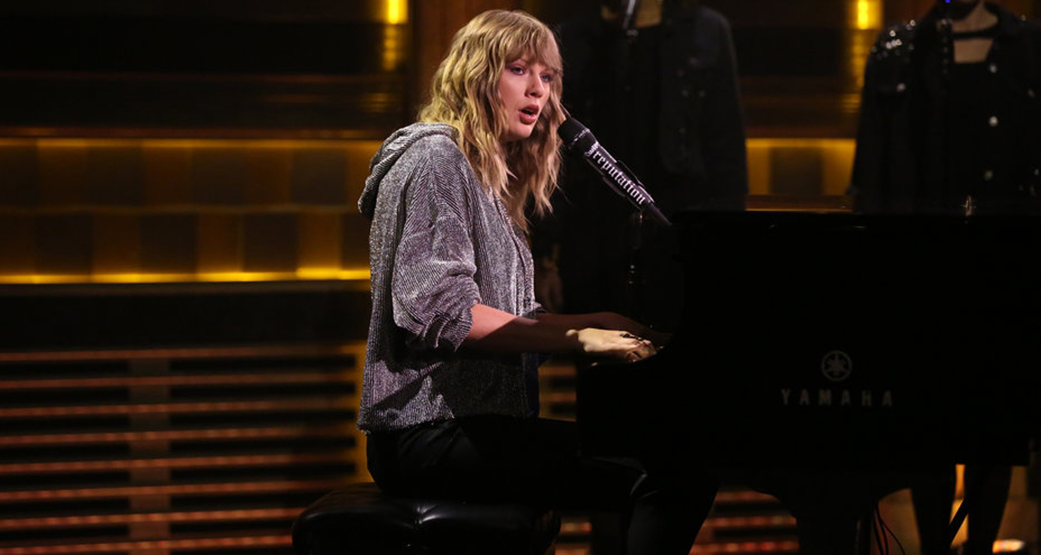 Taylor Swift Performs ‘New Year’s Day’ on ‘Tonight Show’ – Watch Now ...