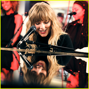 Taylor Swift Performs New Version of ‘Call It What You Want’ at ...