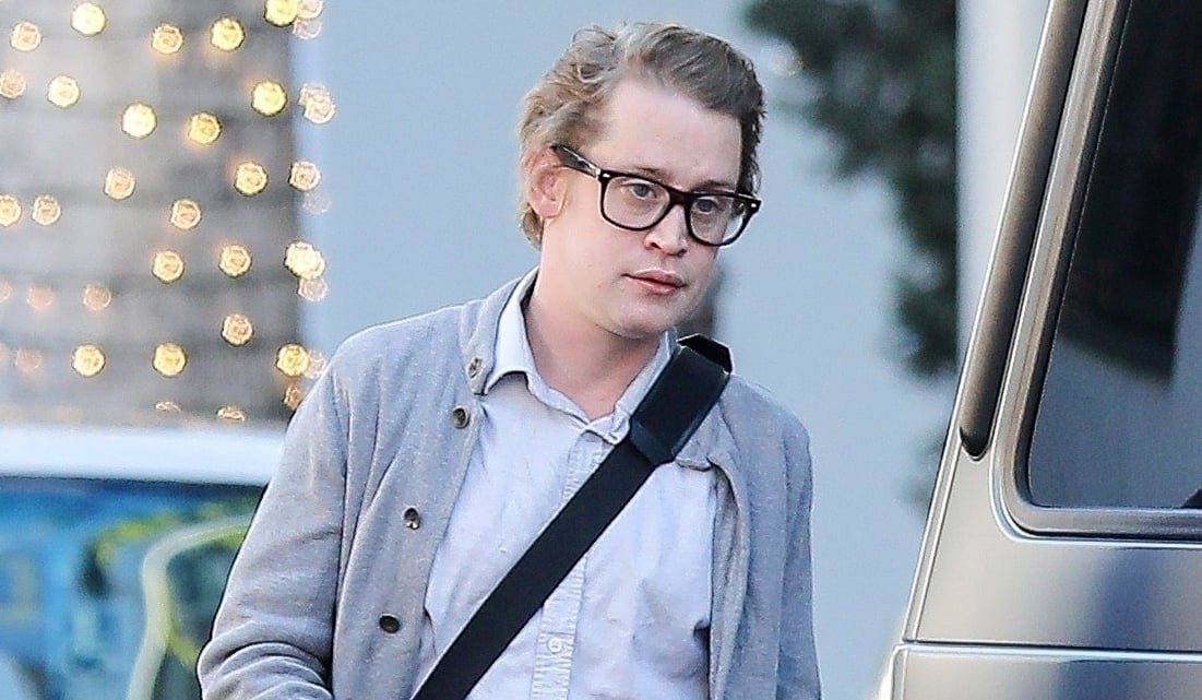 Macaulay Culkin Catches a Ride from Girlfriend Brenda Song | Brenda ...