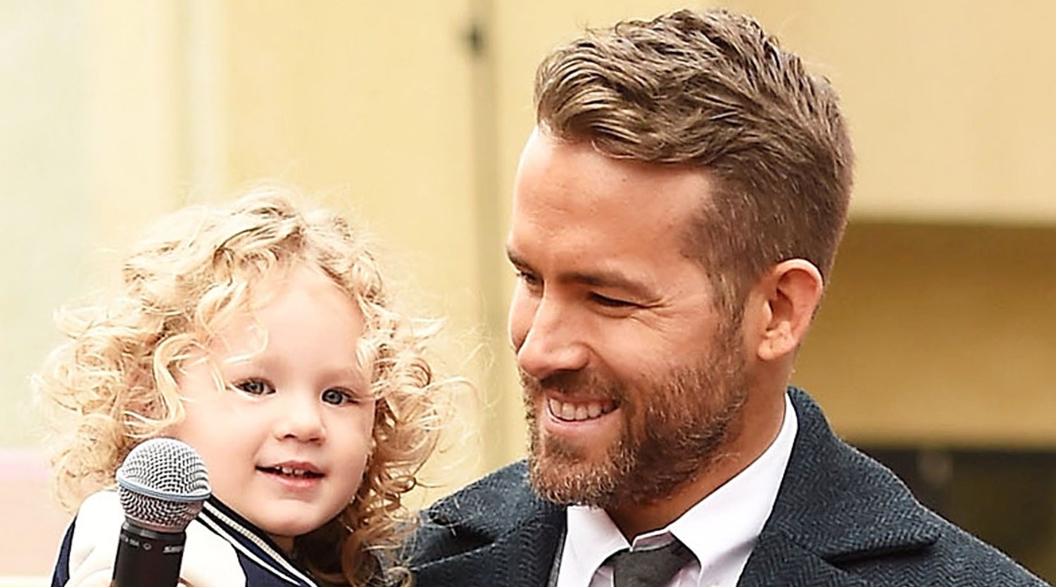 Ryan Reynolds Shares Christmas Convo with Daughter James | 2017 ...