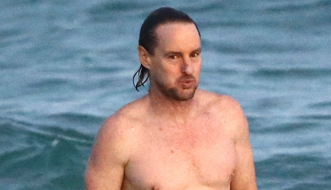 Owen Wilson Goes Shirtless on the Beach in Miami! | Owen Wilson ...
