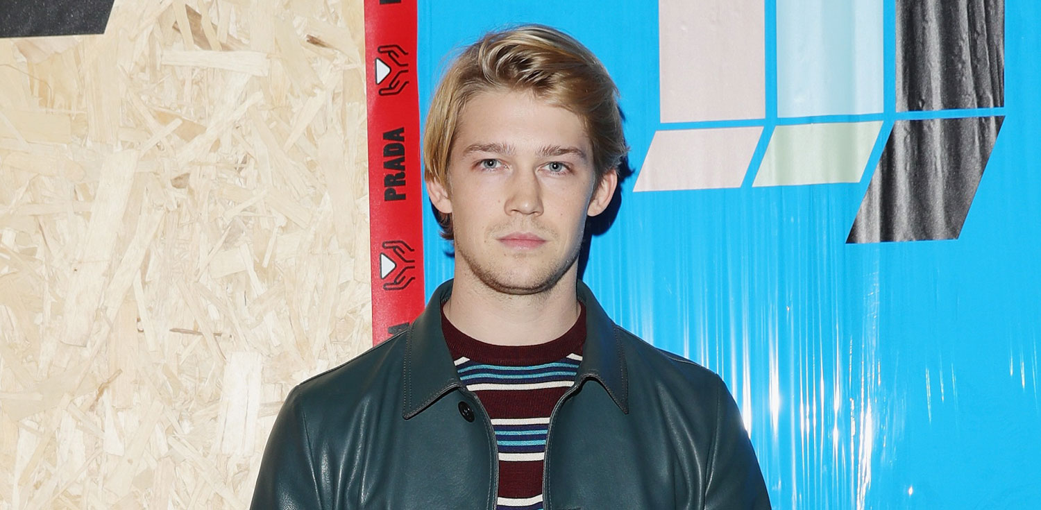 Joe Alwyn Takes In Prada Fashion Show at Milan Fashion Week | Joe Alwyn ...