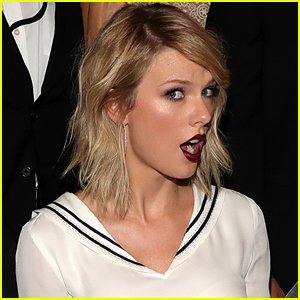 Taylor Swift Sent Snake-Themed Holiday Cards to Her Friends! | Taylor ...