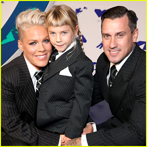 Pink’s Best Photos with Husband Carey Hart & Their Kids! | Carey Hart ...