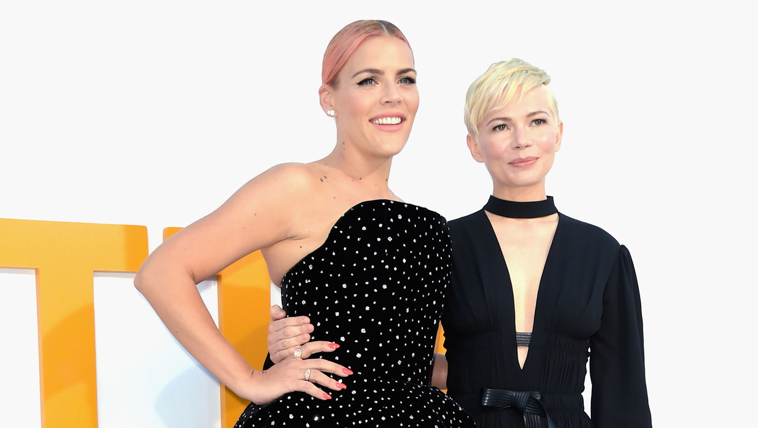 BFFs Michelle Williams & Busy Philipps Walk the ‘I Feel Pretty ...