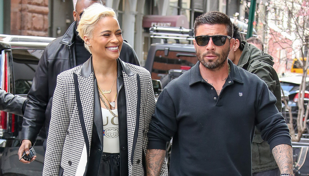 Paula Patton Holds Hands with Boyfriend, Whose Identity Has Been ...