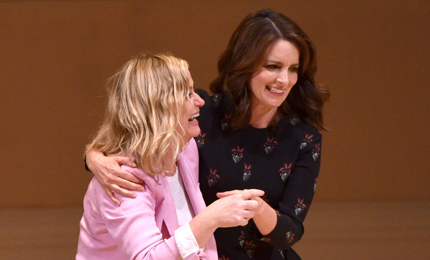 Tina Fey & Amy Poehler Reunite for Improv Show at Carnegie Hall! | Amy ...