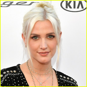 Ashlee Simpson Reflects on Infamous ‘Saturday Night Live’ Performance ...