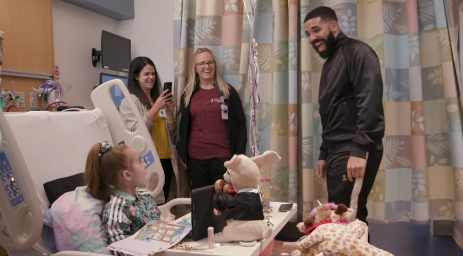 Drake Surprises Young Heart Transplant Patient in the Hospital | Drake ...
